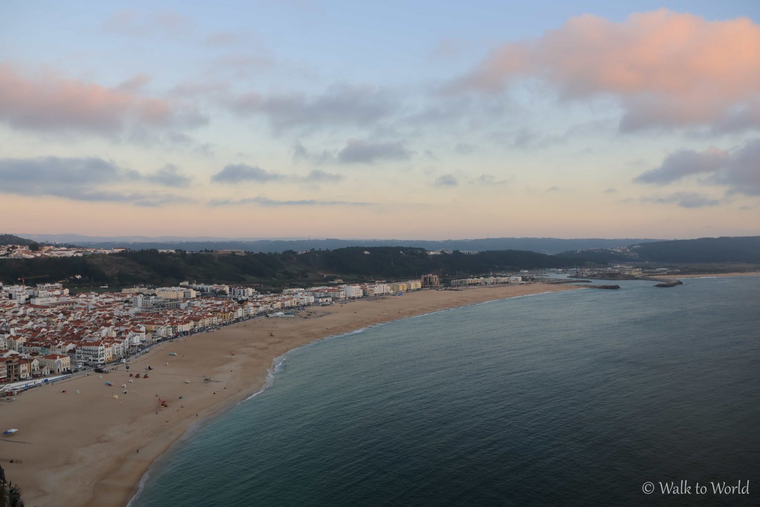 A Nazaré per vedere le onde più alte del Mondo! - Walk to World
